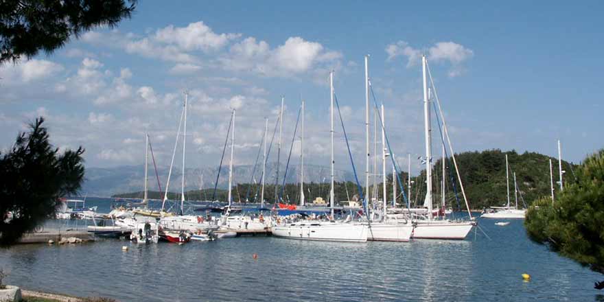 The Base - Skorpios Charter/Home/de/